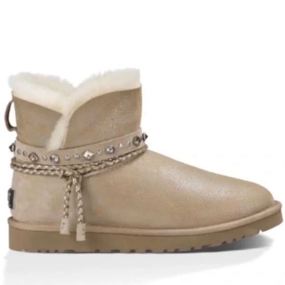 UGG | Shoes | Ugg Renn Boot In Sand | Poshmark